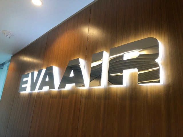 Lit Acrylic Metal Face Side Lit L-400 Overview